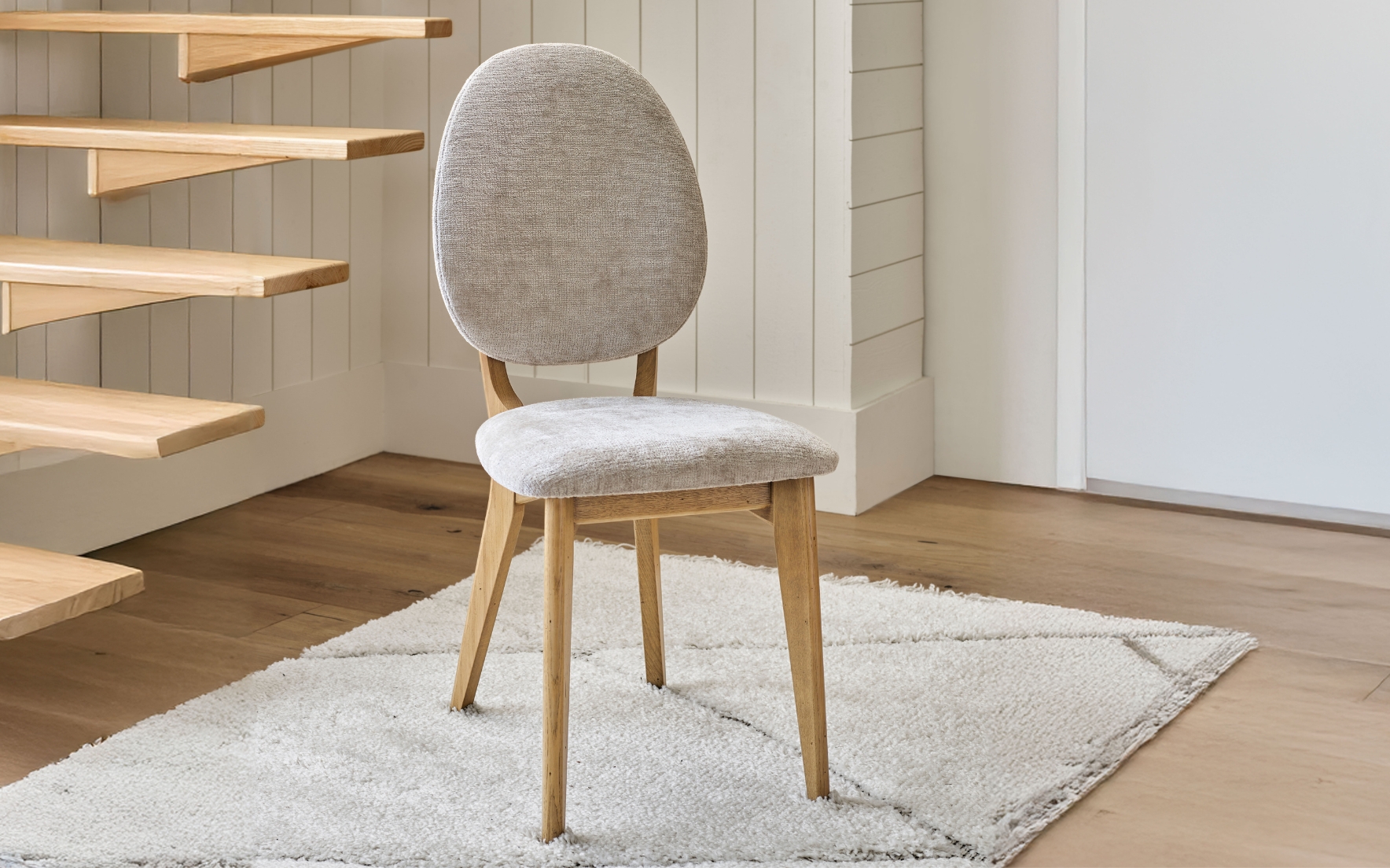 chaise-dossier-rond-bois-tissu-alva - L'Ameublier